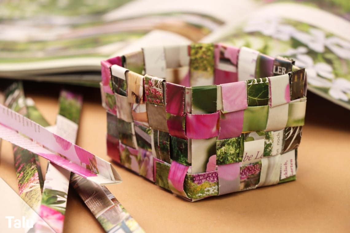 Korb aus Papier flechten | Einfache Anleitung zum Basteln - Talu.de